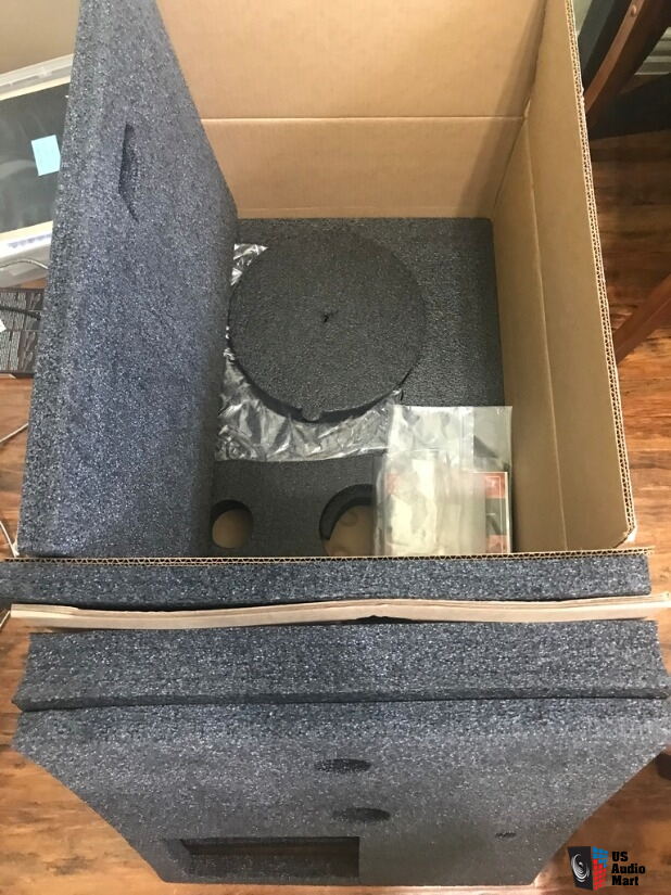 Brand new in box VPI Prime Scout Turntable with Soundsmith Cartridge ...