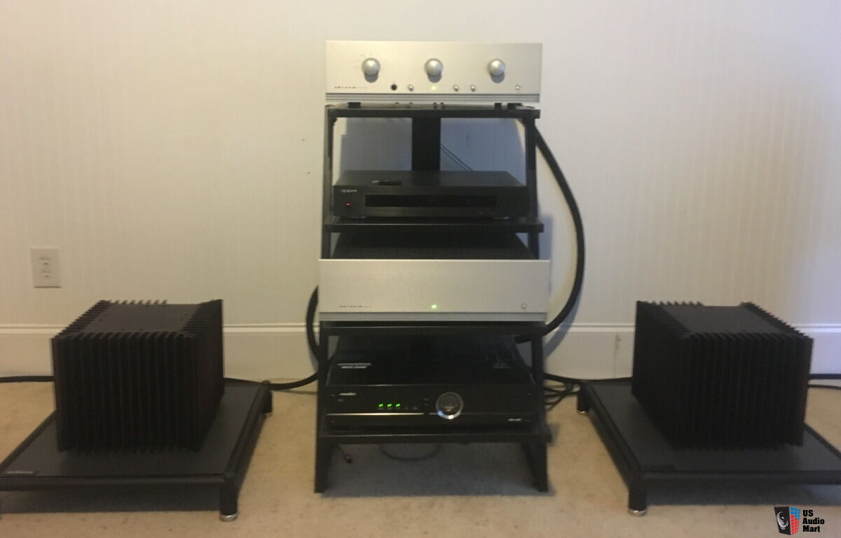 Anthem Pre 1L Line stage preamp and Anthem Amp 1 amplifier Photo ...