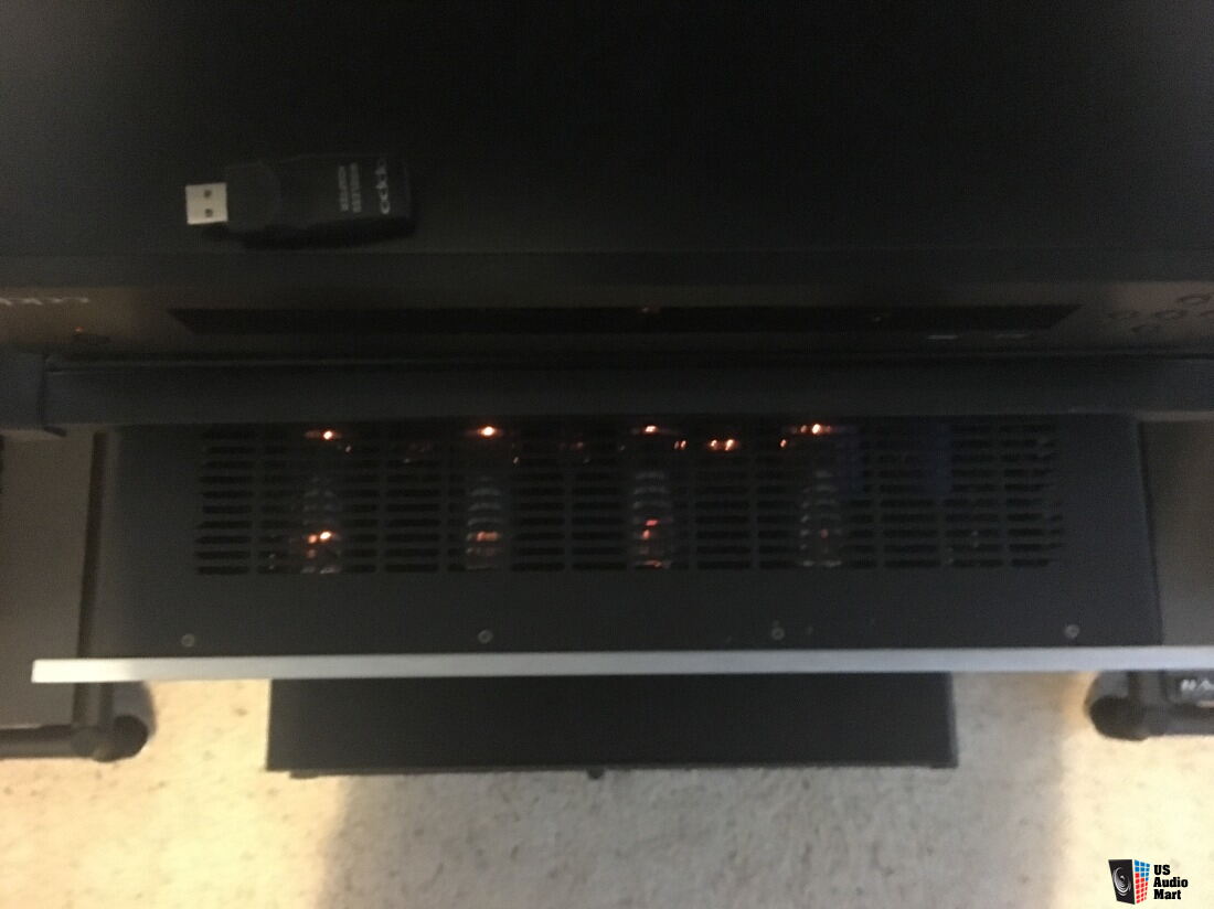 Anthem Pre 1L Line stage preamp and Anthem Amp 1 amplifier Photo ...