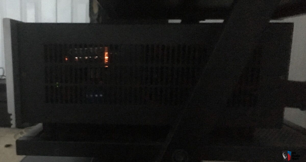 Anthem Pre 1L Line stage preamp and Anthem Amp 1 amplifier Photo ...