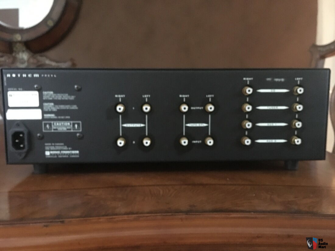 Anthem Pre 1L Line stage preamp and Anthem Amp 1 amplifier Photo ...