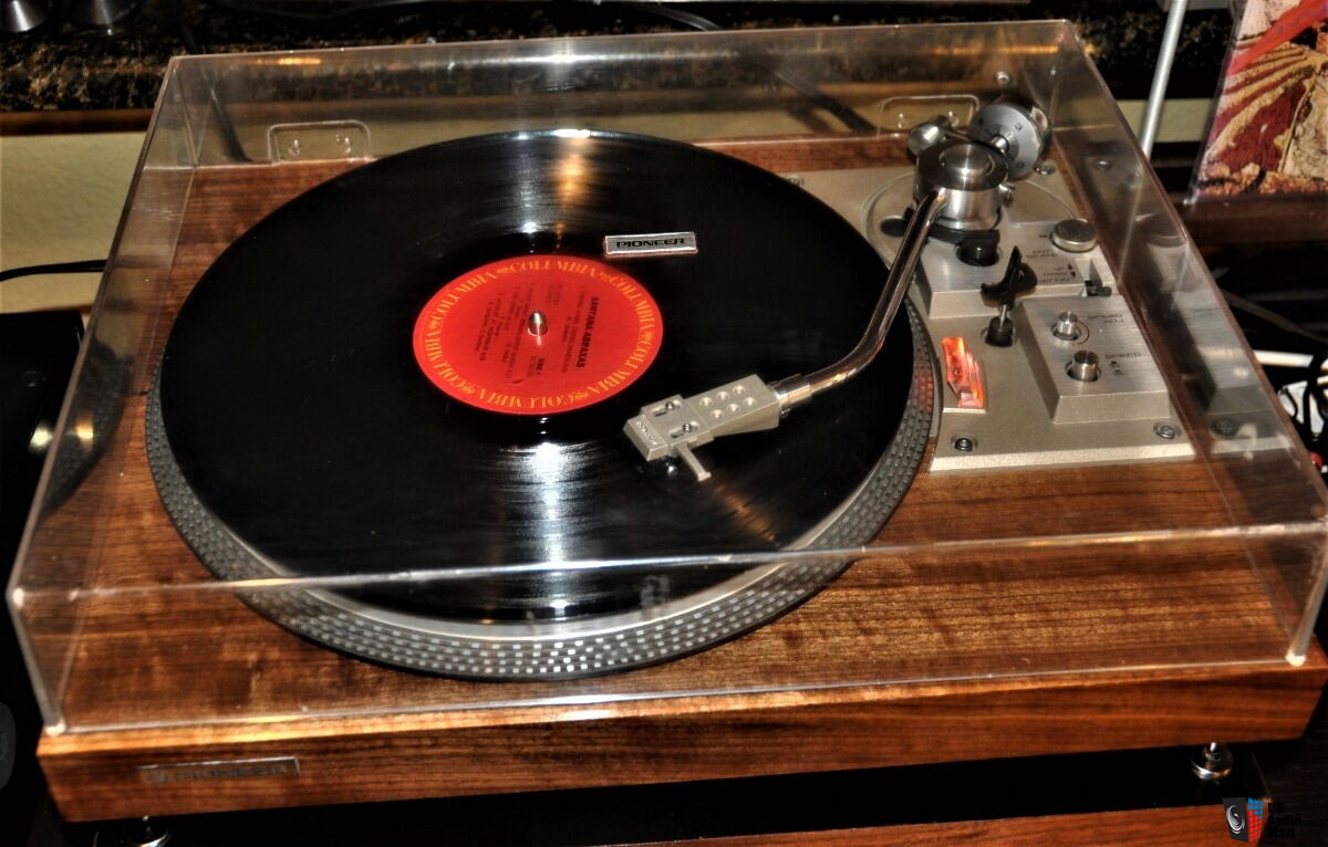 Custom Pioneer PL-518 Figured Walnut and Custom Isolation Base. MUST ...