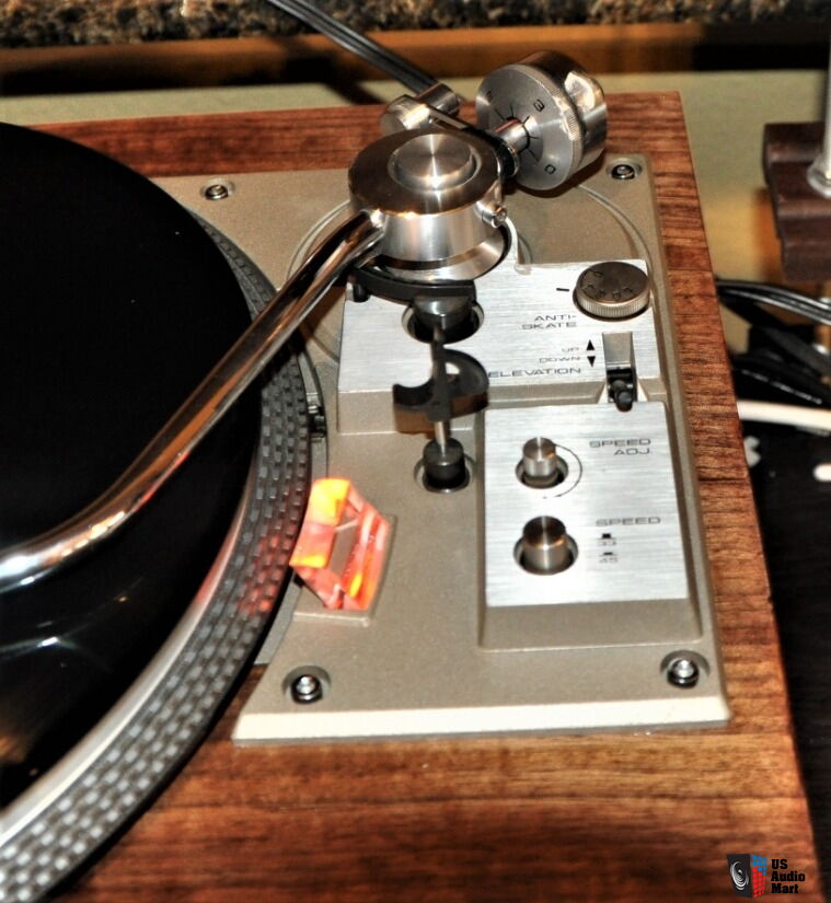 Custom Pioneer PL-518 Figured Walnut and Custom Isolation Base. MUST ...