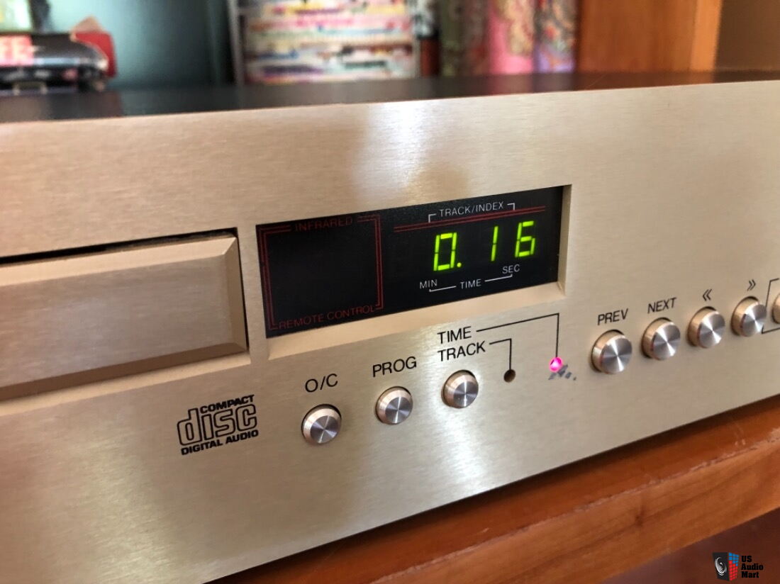 Conrad Johnson DF-1 CD Player / Preamp Photo #2364816 - UK Audio Mart
