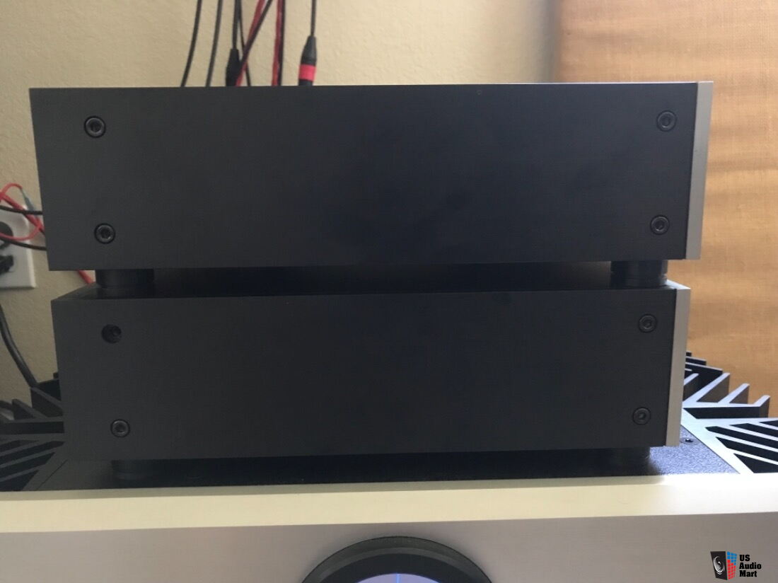 PASS LABS X1 Dual Chassis Preamp Photo #2376126 - UK Audio Mart