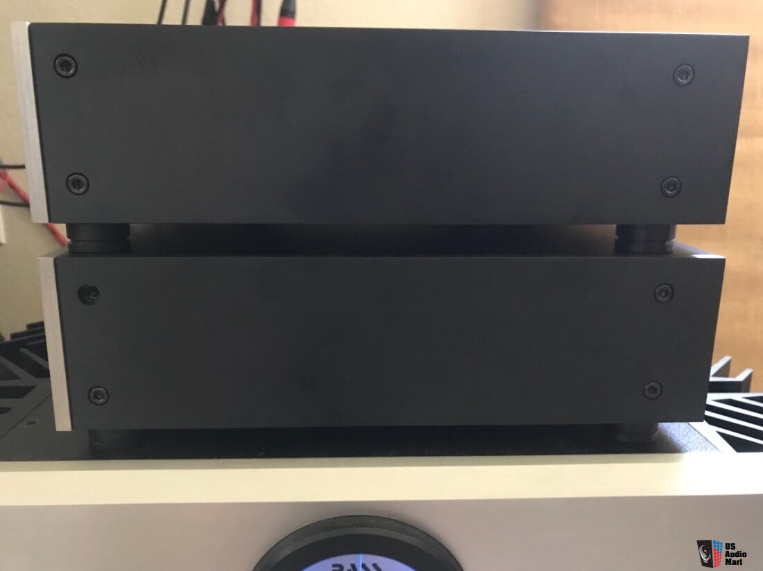 PASS LABS X1 Dual Chassis Preamp Photo #2376126 - UK Audio Mart