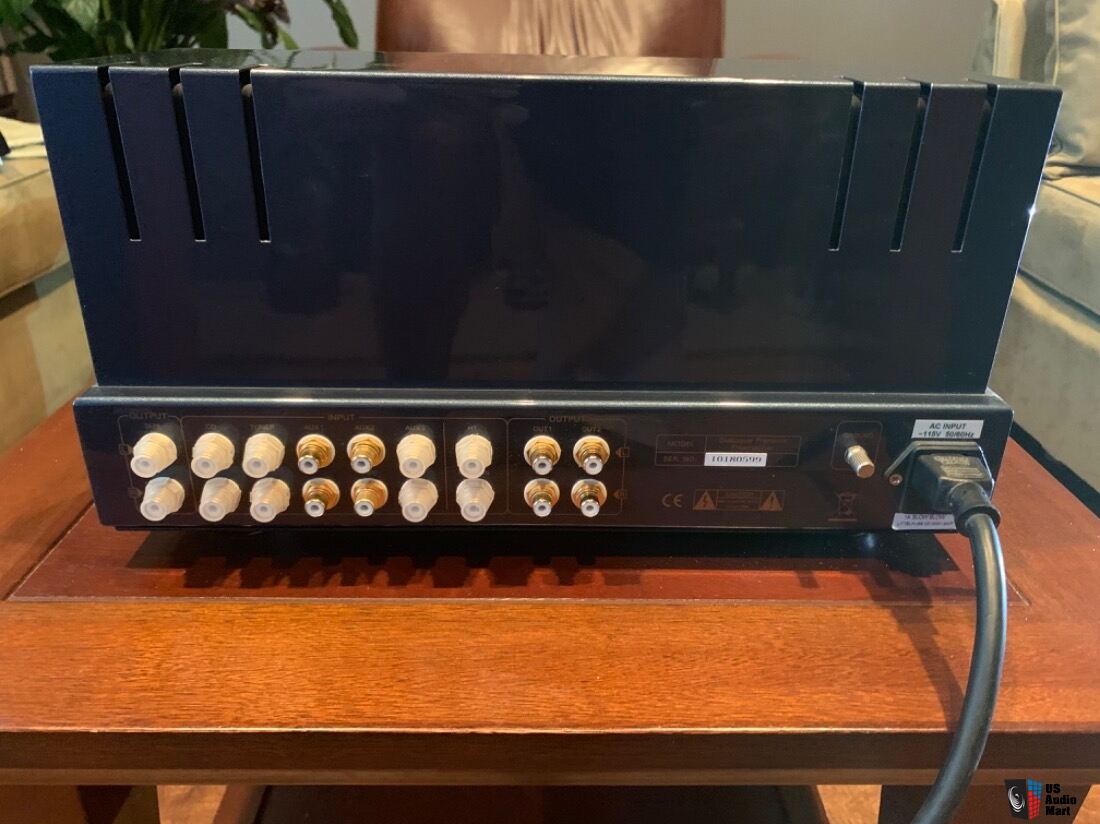 Primaluna Dialogue Premium Preamplifier Photo #2448341 - US Audio Mart