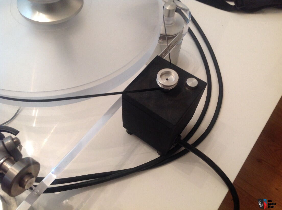 Basis 2001 Turntable with Basis Clamp and custom acrylic cover Photo ...