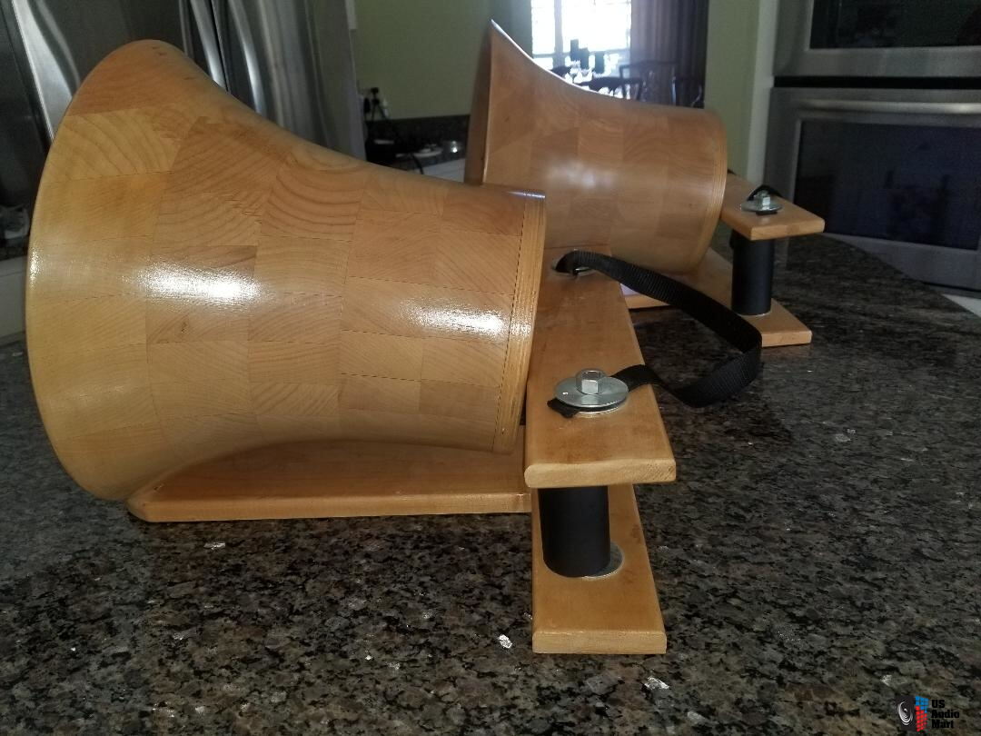 Edgarhorn Horns with matching stands for Compression drivers Photo ...