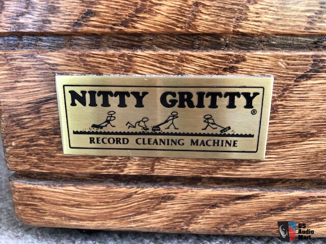Nitty Gritty 2.5 record cleaning machine in oak cabinet Photo #2457072 ...
