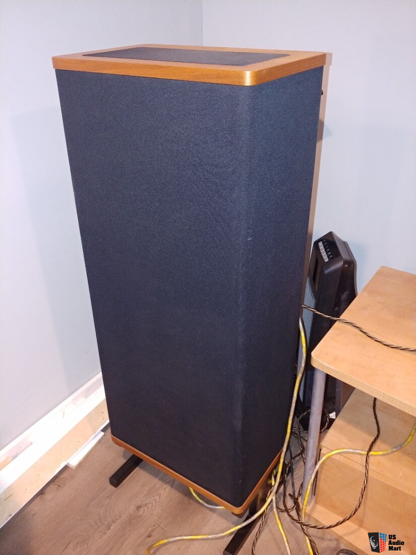 Vandersteen Model 2C pair (one needs repair) Photo #2470531 - Canuck ...