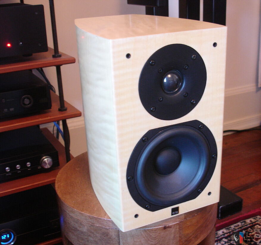 Era D5 2-Way Monitor Speakers. 5 1/4" midbass driver and 1" silk dome ...