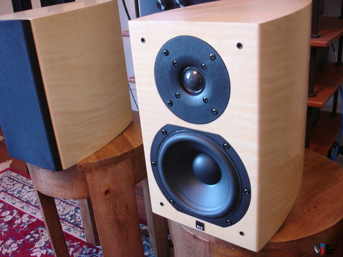 Era D5 2-Way Monitor Speakers. 5 1/4" midbass driver and 1" silk dome ...