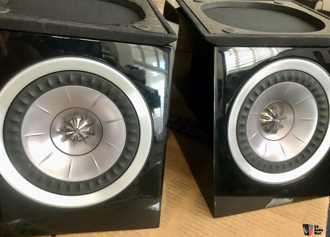 KEF R800ds surround speakers - gloss black Photo #2519885 - US Audio Mart