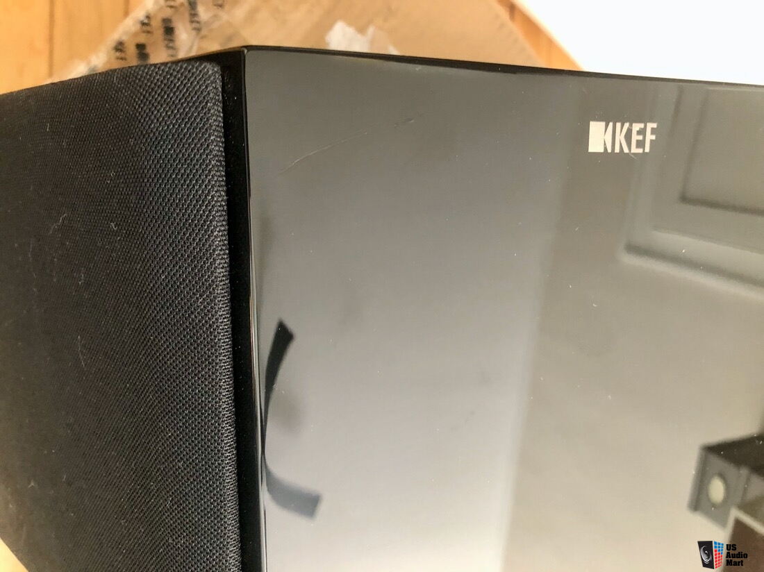 KEF R800ds surround speakers - gloss black Photo #2519885 - US Audio Mart