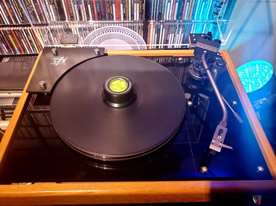 VPI Turntable with Grado tonearm, Grado gold cartrige and Grado gold ...
