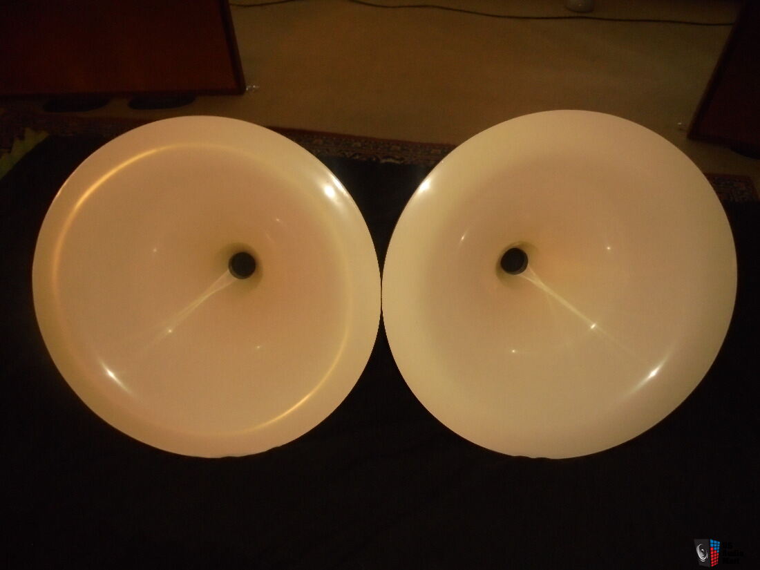 TRACTRIX 200 Fiberglass horn, one pair, white Photo #2568736 - US Audio ...