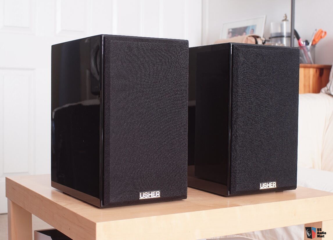 Usher S-520 Piano Black Bookself Speakers Photo #2577758 - US Audio Mart