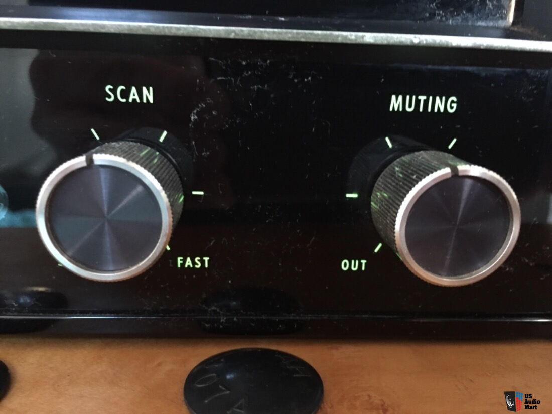 McIntosh MR 80 Digital Tuner Photo #2594683 - US Audio Mart
