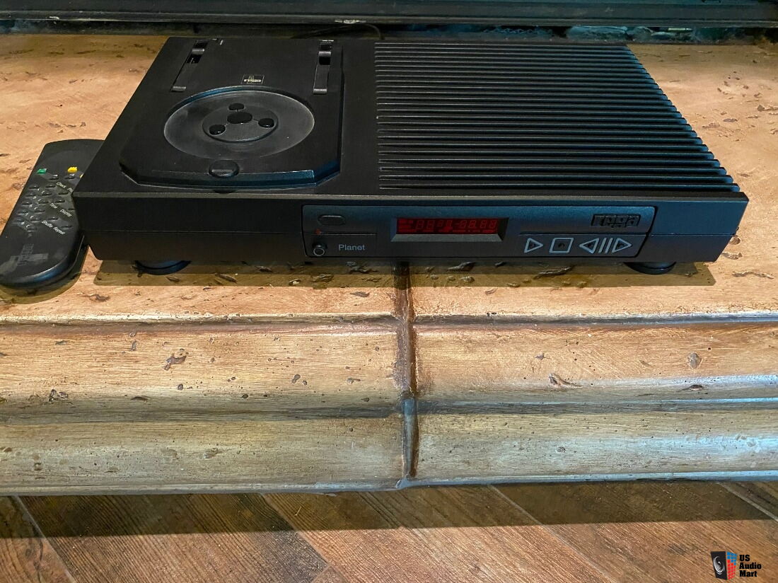 Rega Planet CD Player with Remote Photo #2628853 - UK Audio Mart