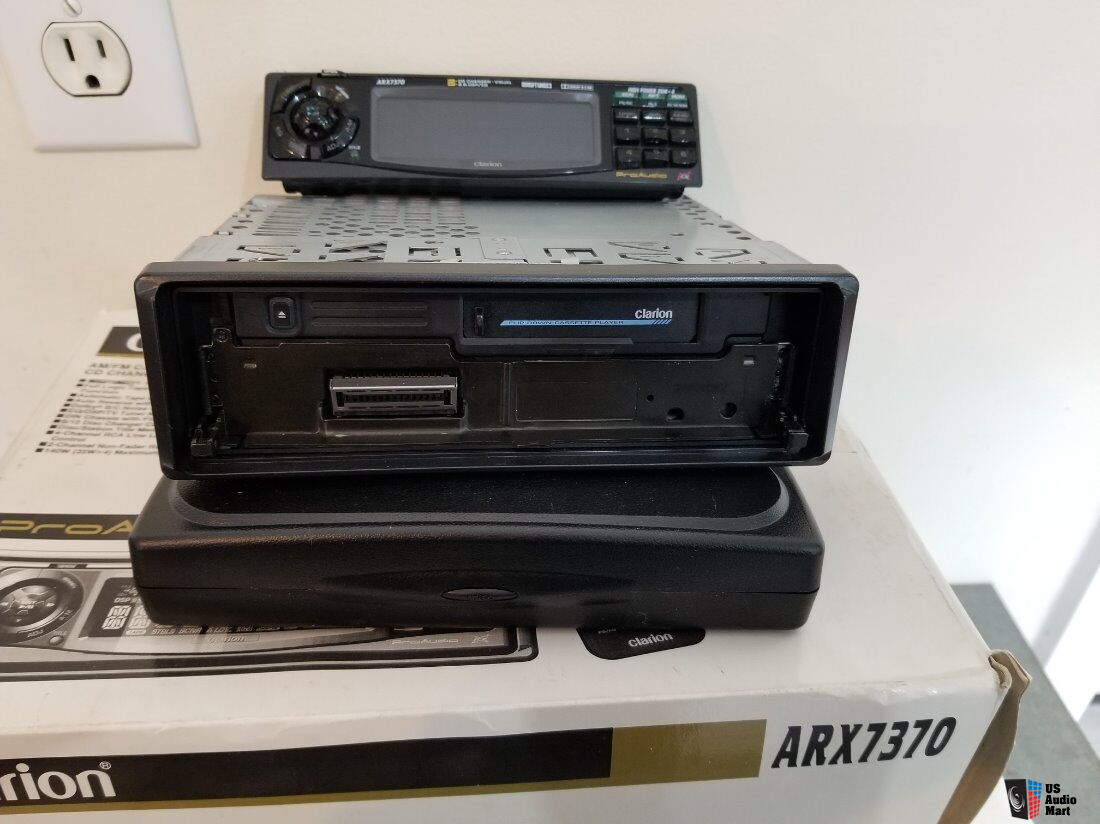 Clarion ARX7370 cassette player with Clarion 6201CD 6 disk cd changer ...