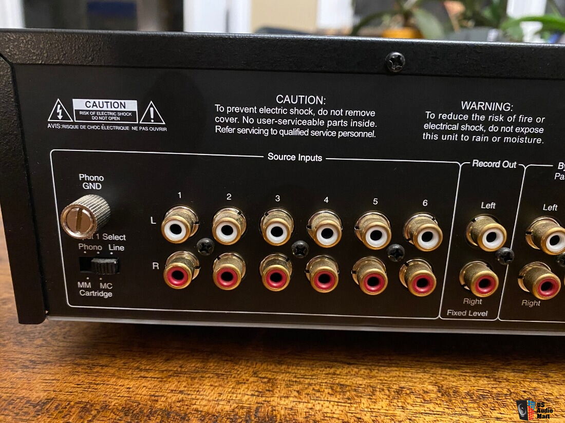 Parasound NewClassic 2100 2.1 Channel Preamplifier Photo #2656742 - UK ...