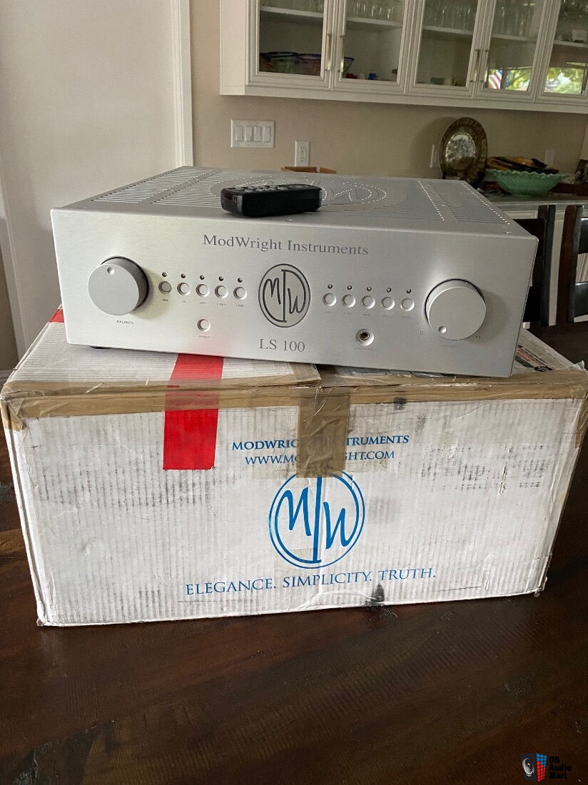 ModWright Instruments LS 100 tube pre amp with tube phono stage Photo ...