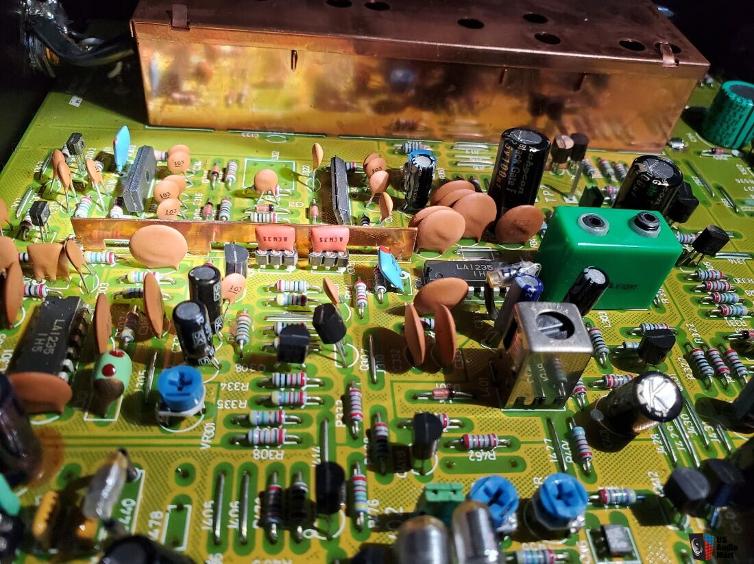 Rotel RHT-10 FM Tuner Photo #2724106 - US Audio Mart