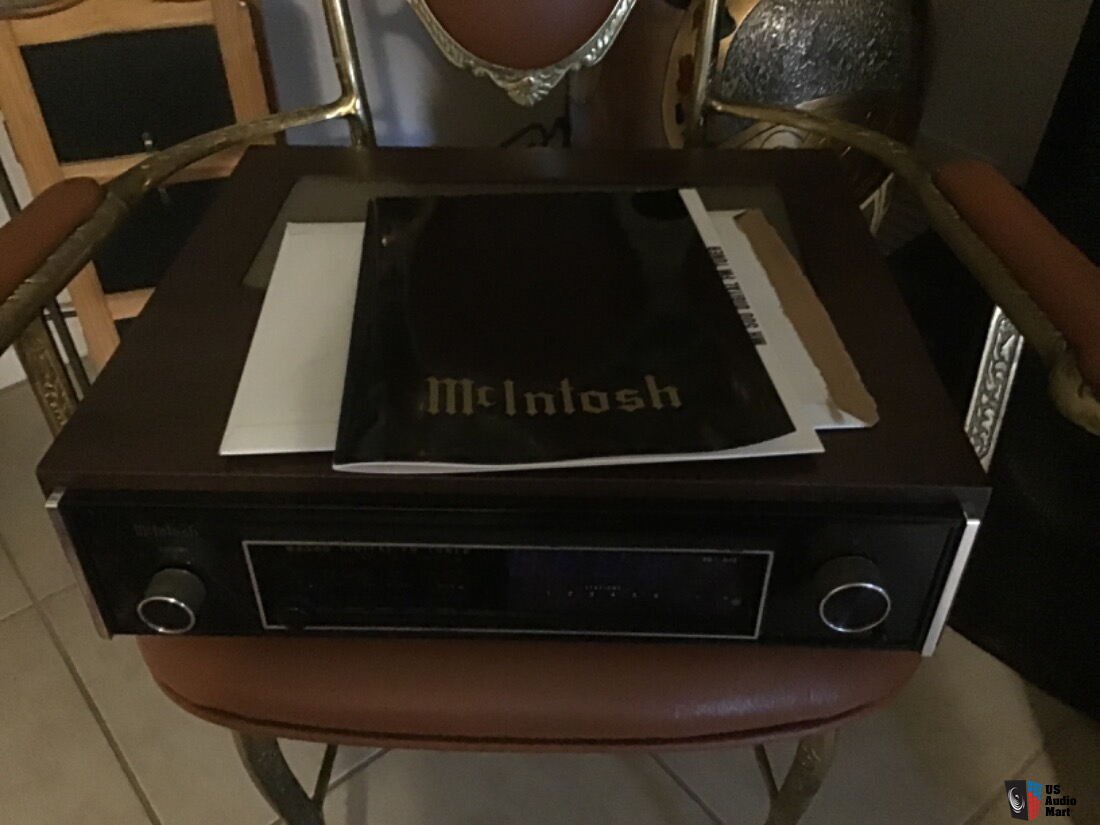 McIntosh MR 500 FM TUNER w Cabinet Photo #2744385 - US Audio Mart
