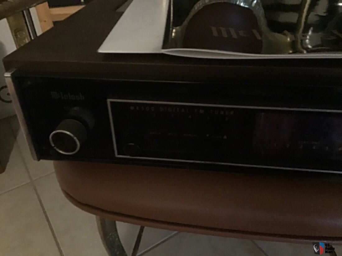 McIntosh MR 500 FM TUNER w Cabinet Photo #2744386 - US Audio Mart