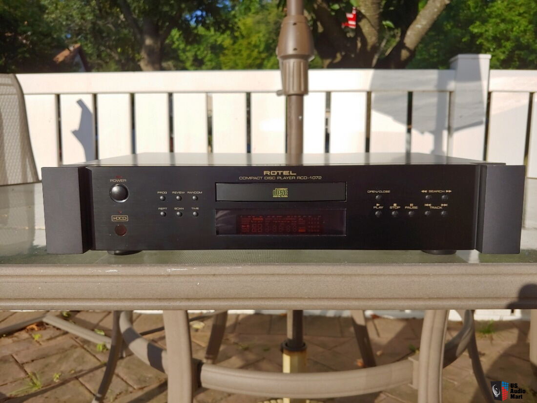 Rotel RCD 1072 CD Player, Black Photo #2761563 - UK Audio Mart