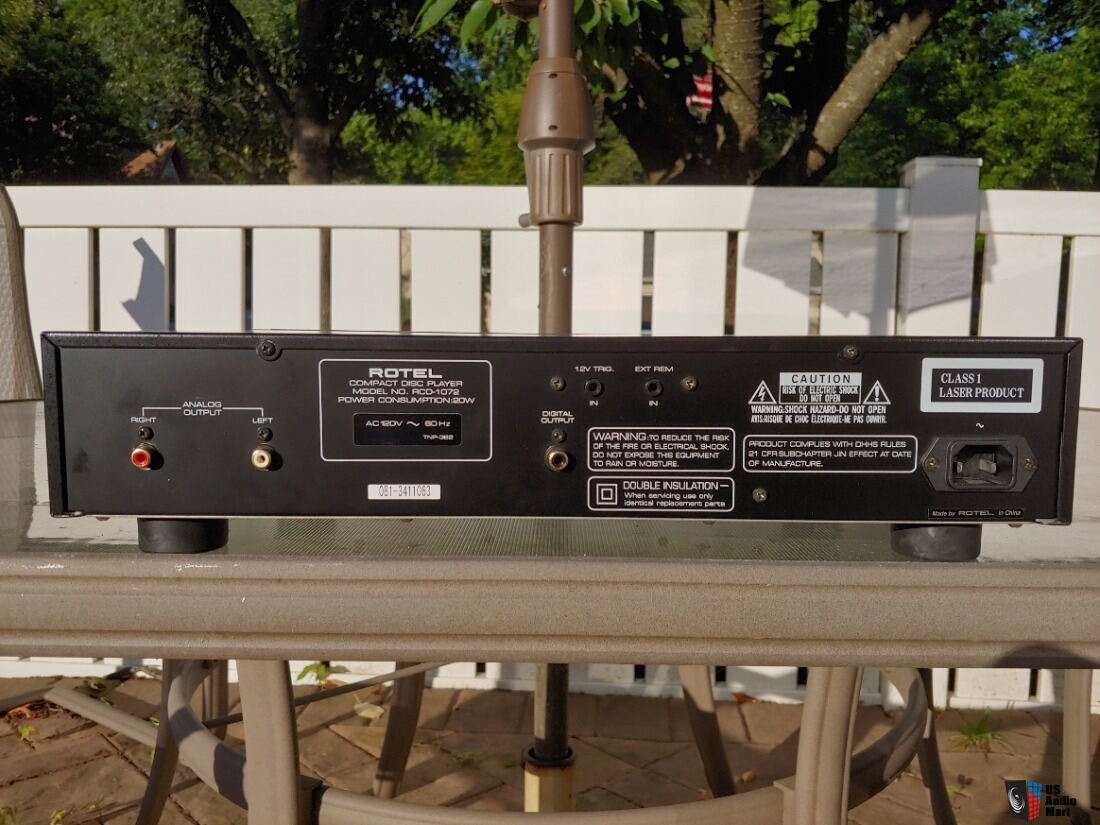 Rotel RCD 1072 CD Player, Black Photo #2761568 - US Audio Mart