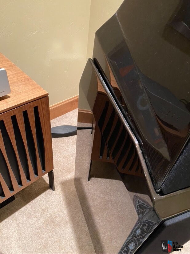 Wilson Audio Sasha II in Macadamia, exceptional condition, terrific ...