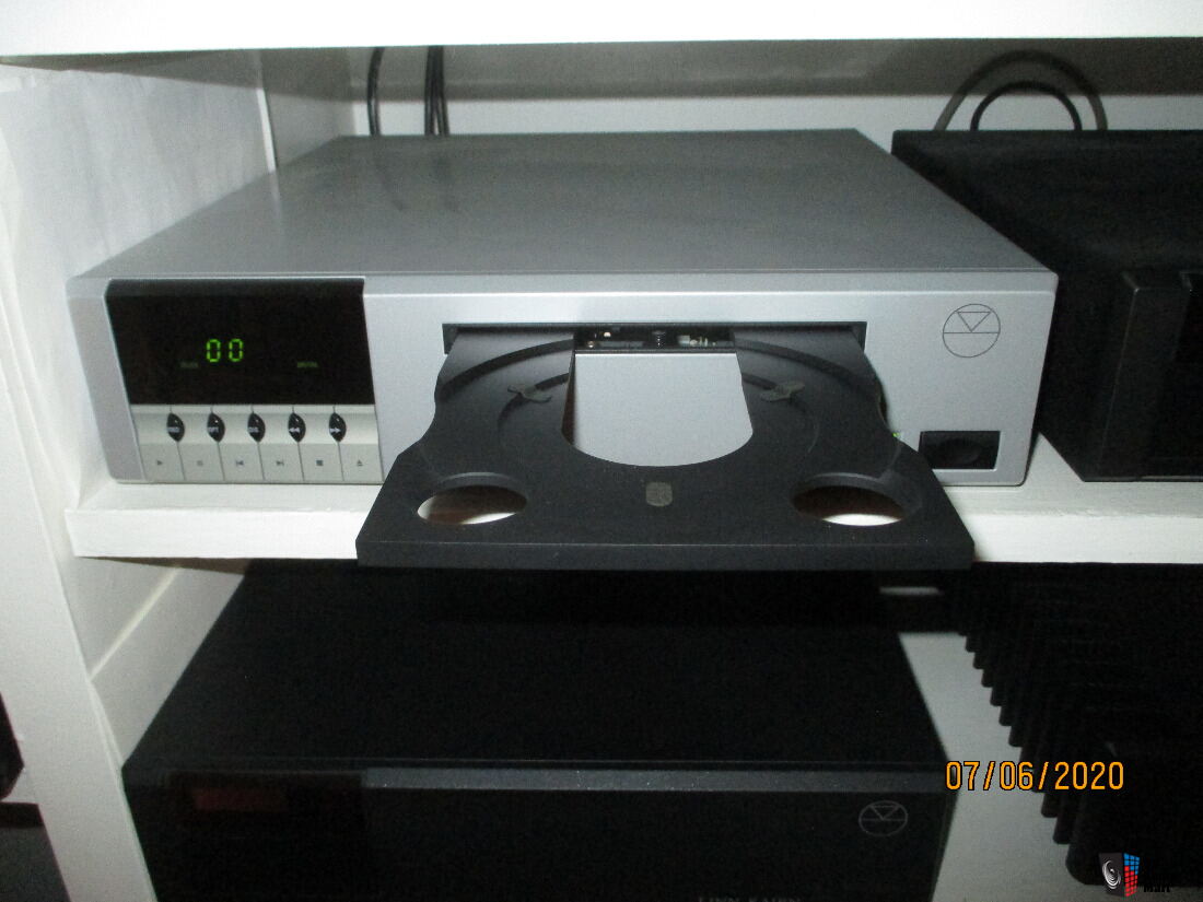 Linn Ikemi CD Player in White Photo #2777361 - UK Audio Mart