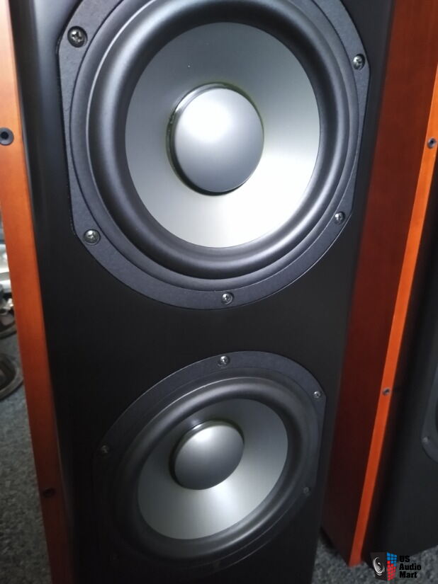Revel Performa F32 Bi-amp Stereo speakers. Excellent condition ...