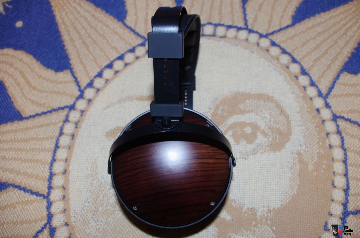 Monolith M1060C Closed Back Headphones Photo #2812316 - US Audio Mart