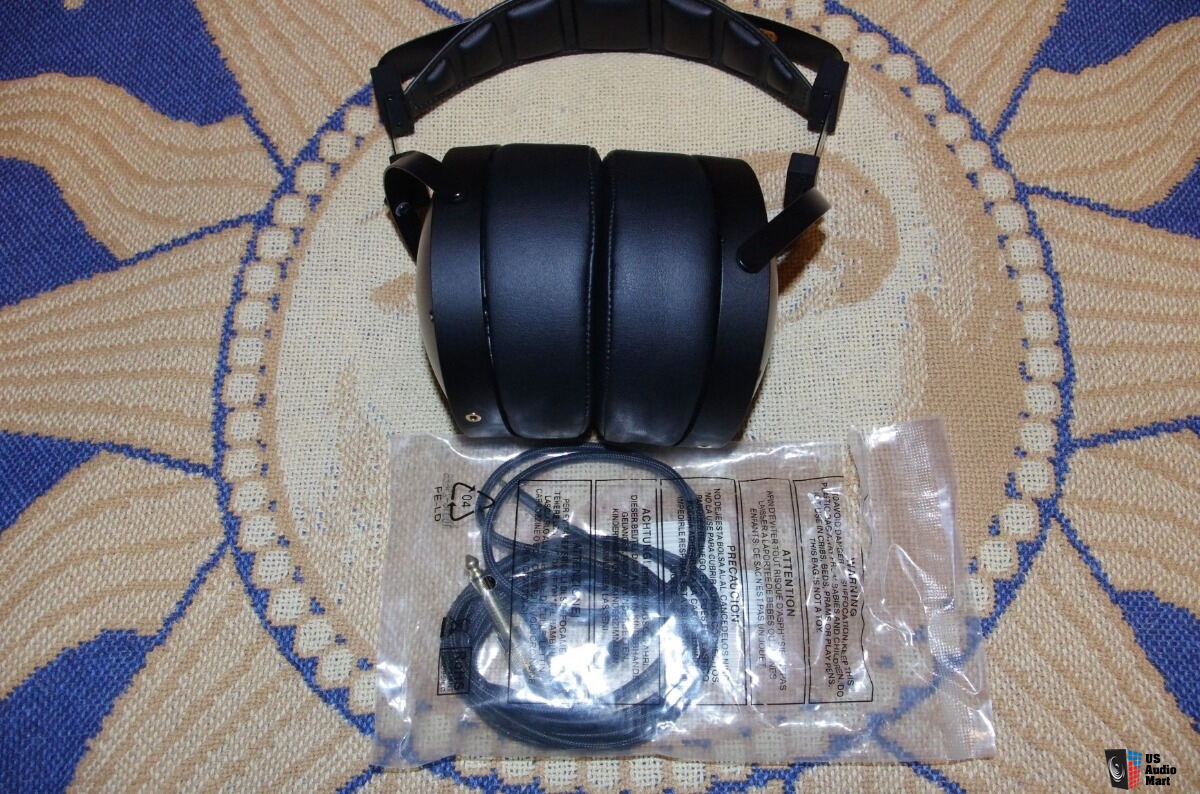 Monolith M1060C Closed Back Headphones Photo #2812316 - US Audio Mart