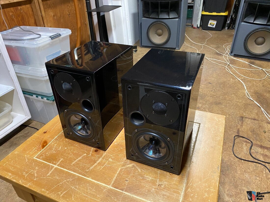 Usher Model S-520 Speakers in High Gloss Black Photo #2830493 - US ...