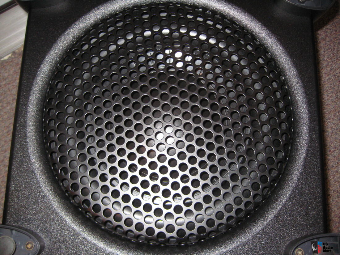 Paradigm Reference Seismic 12 powered sub in black ash...Compact ...
