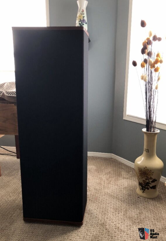 Vandersteen MODEL 3 Speakers For Sale - Canuck Audio Mart