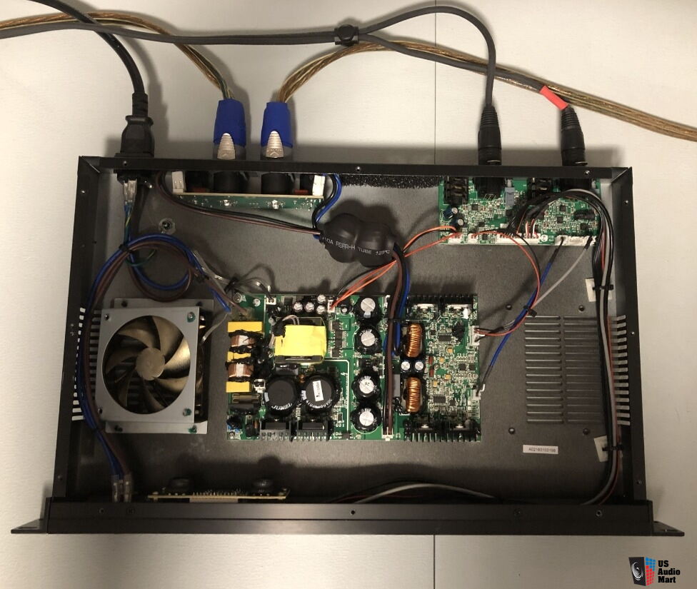 Monoprice 605030 300-Watt (150w RMS x2) Stereo Power Amplifier Photo ...