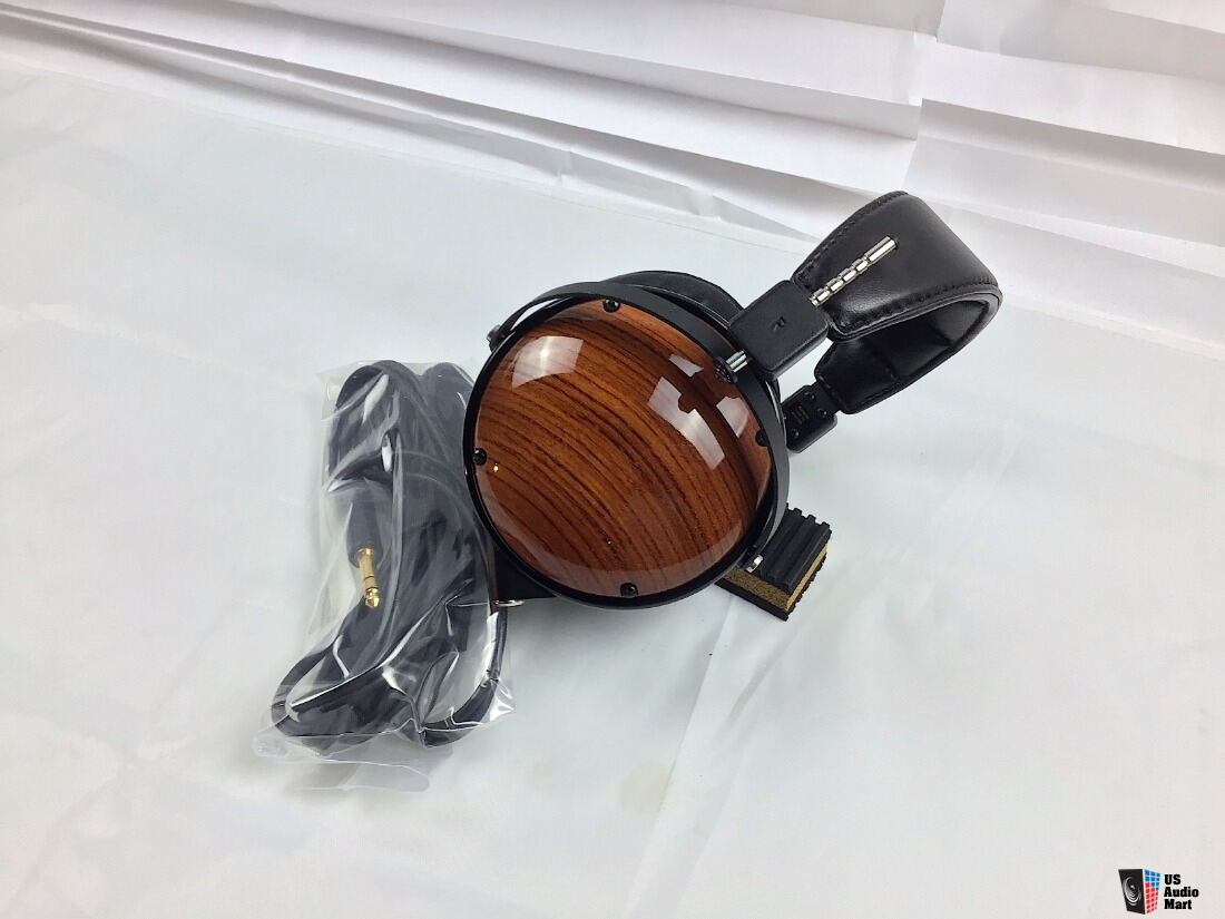 THE Audeze LCD-XC High-end audiophile cans for both the studio and hi ...