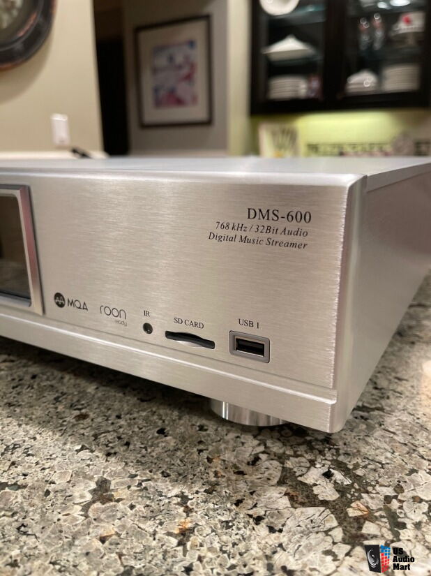 Cary DMS -600 Mint Silver DAC/STREAMER/PRE Photo #3150440 - US Audio Mart
