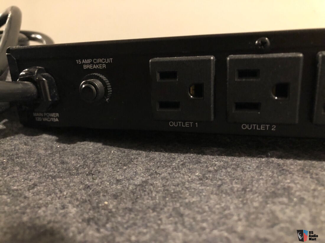 Panamax MR4000 Power Line Conditioner. 15Amp. 7 outlets Photo #3159586 ...