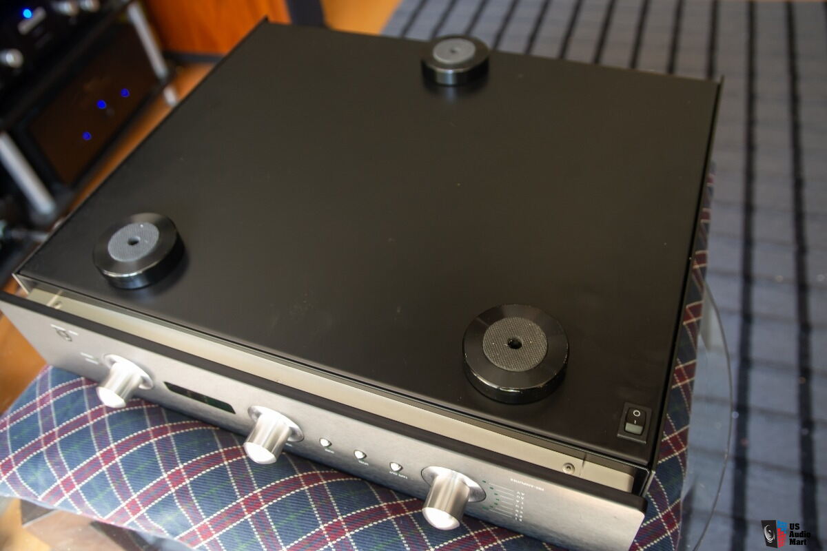 The Primare Pre 30 is a line level solid state stereo preamplifier ...