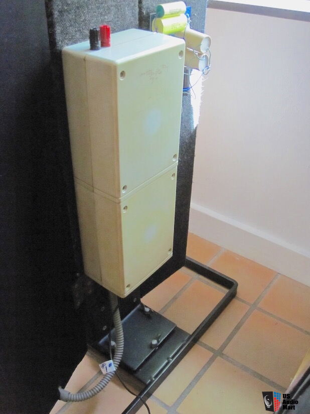 Audiostatic ES-240 Electrostatic Speakers Photo #3202898 - US Audio Mart