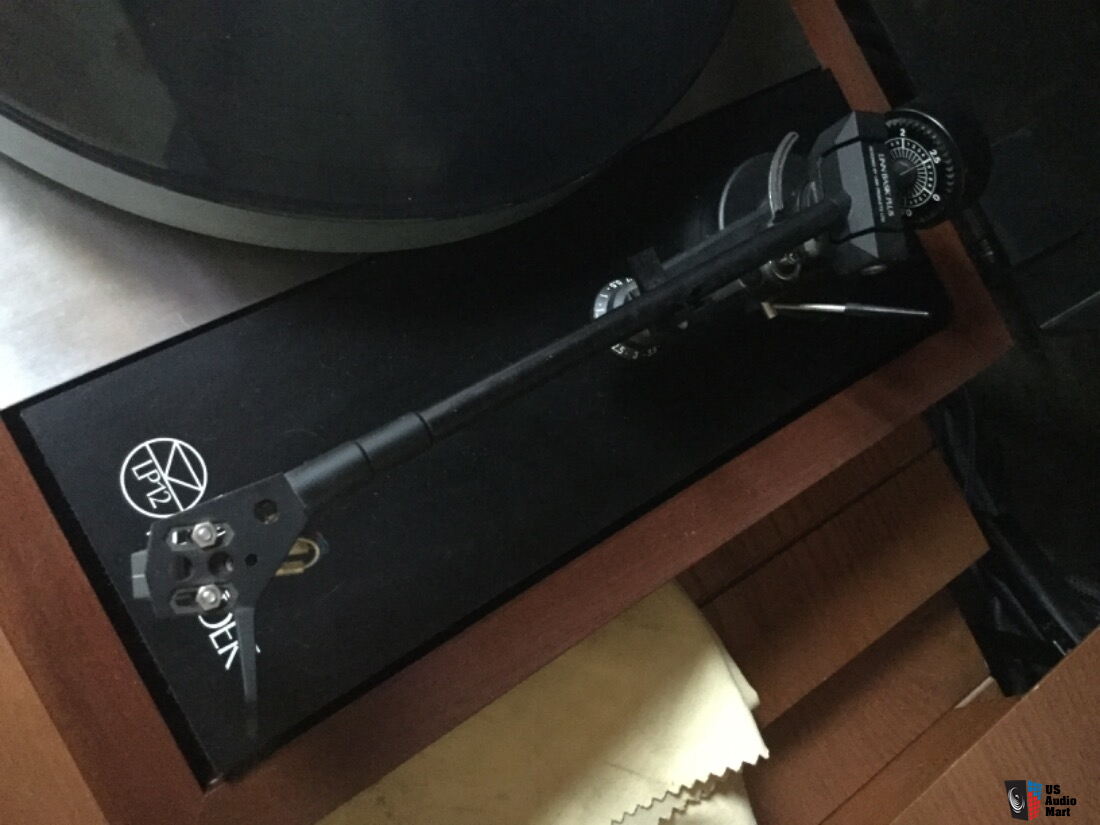 Linn Basik Plus tonearm with Linn K9 cartridge and VDH 501 hybrid ...