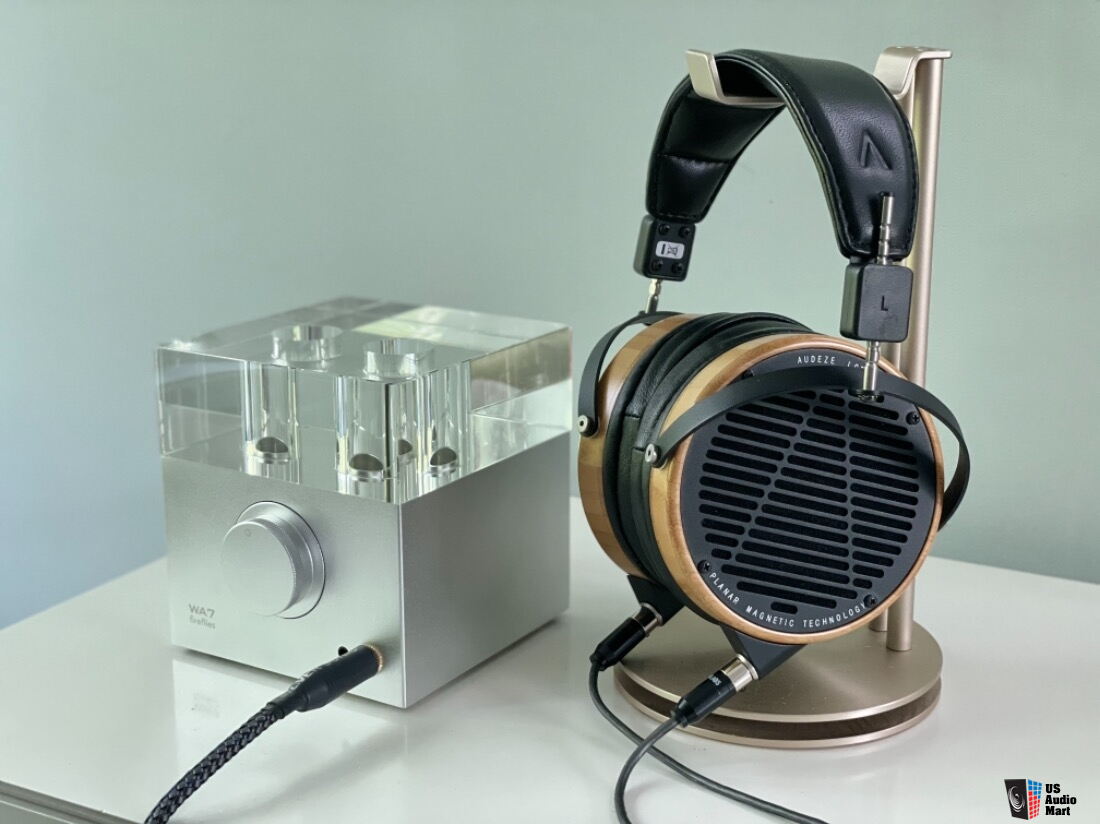 Whole headphone setup: Audeze LCD-2 Fazor, Woo Audio WA7 Gen 1, DH Labs ...