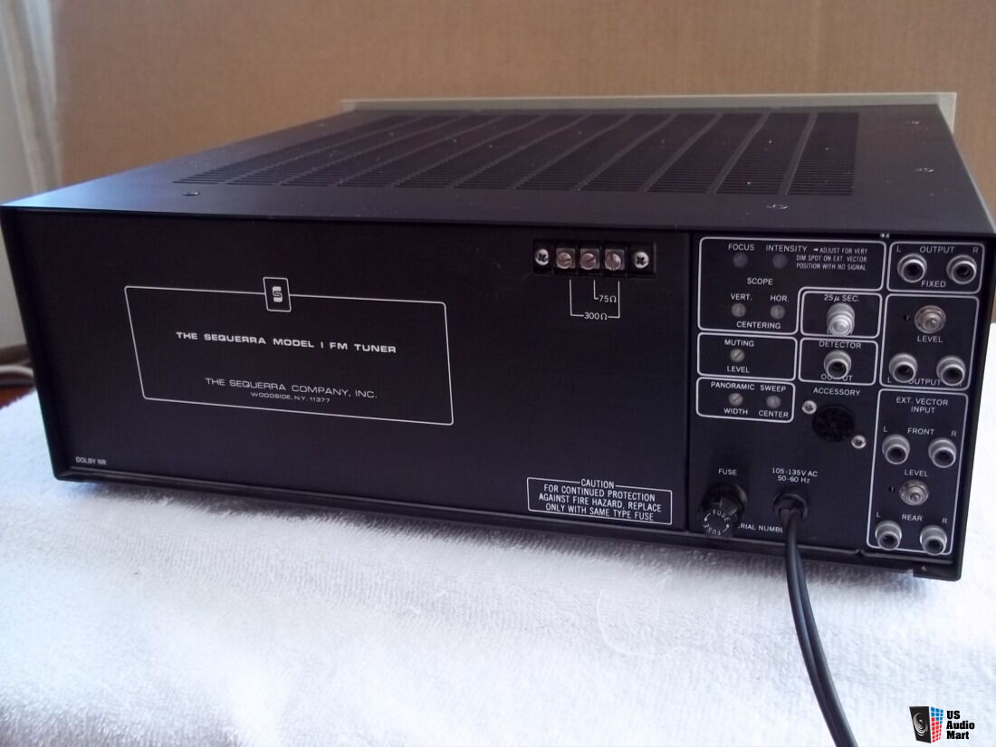 Sequerra FM-1 tuner with panoramic display and original owners manual ...