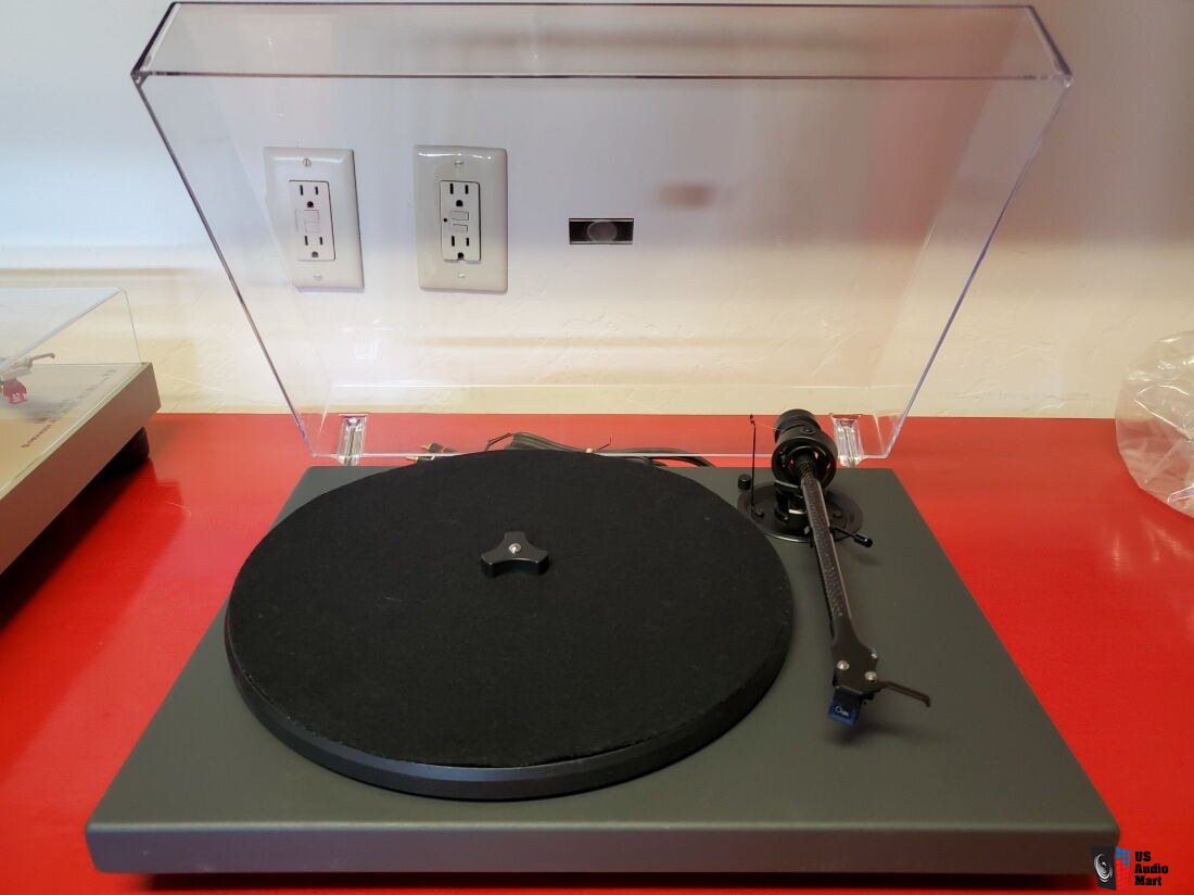 Pro-Ject Xpression Turntable, Original Owner, Excellent Condition Best ...